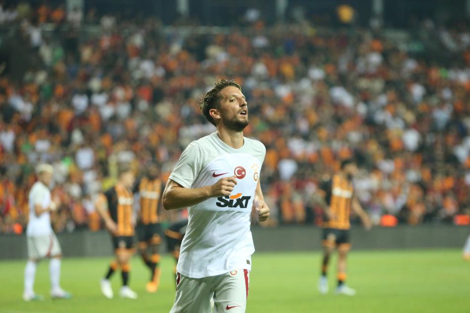 "EN YAŞLILARDAN BİRİYİM" - Dries Mertens: "Bu son sezonum olabilir ...