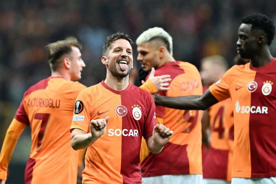 GALATASARAY 10 NUMARA ARIYOR - Galatasaray, 10 numarada büyük oynuyor ...